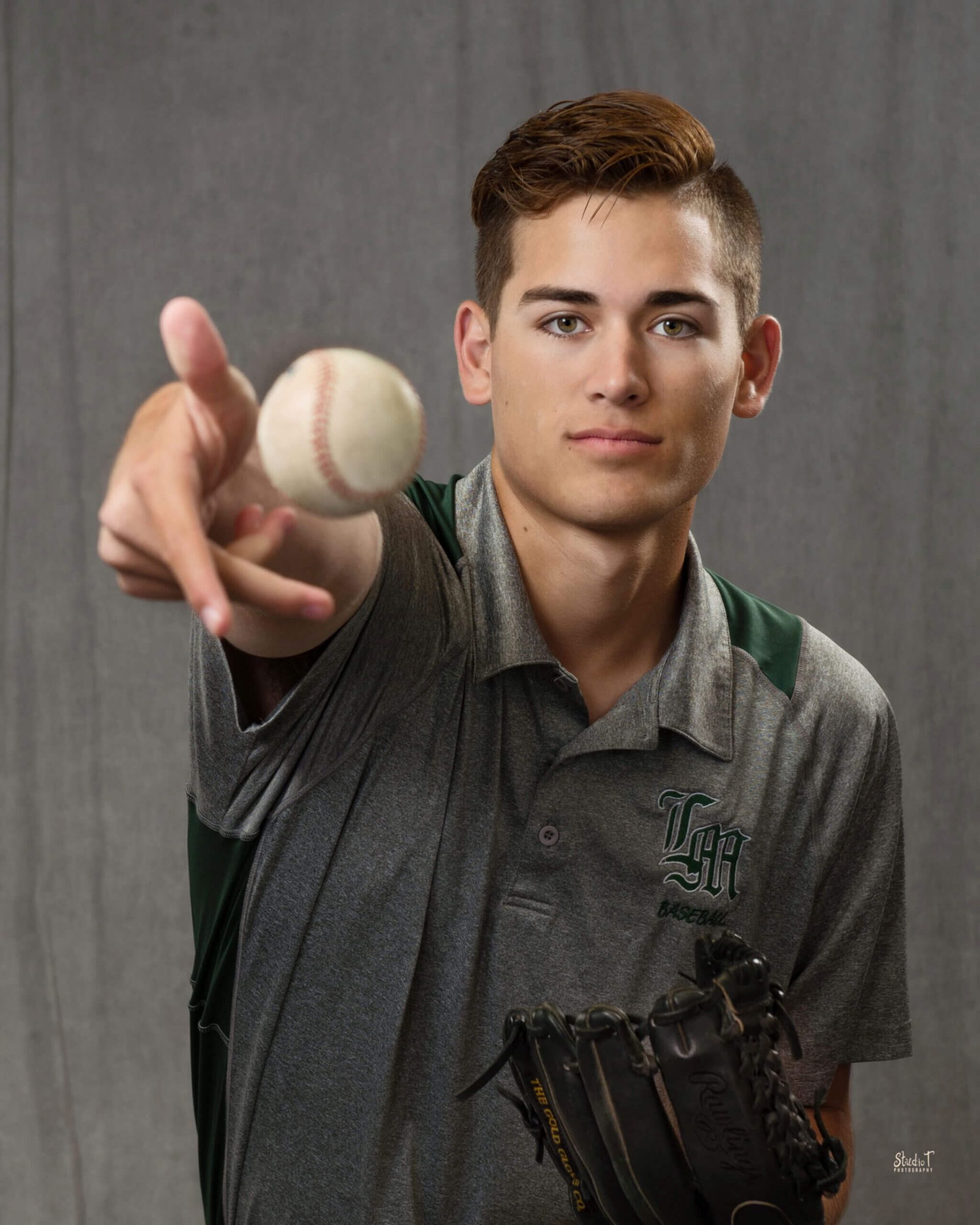Senior Portraits – Studio T Photography