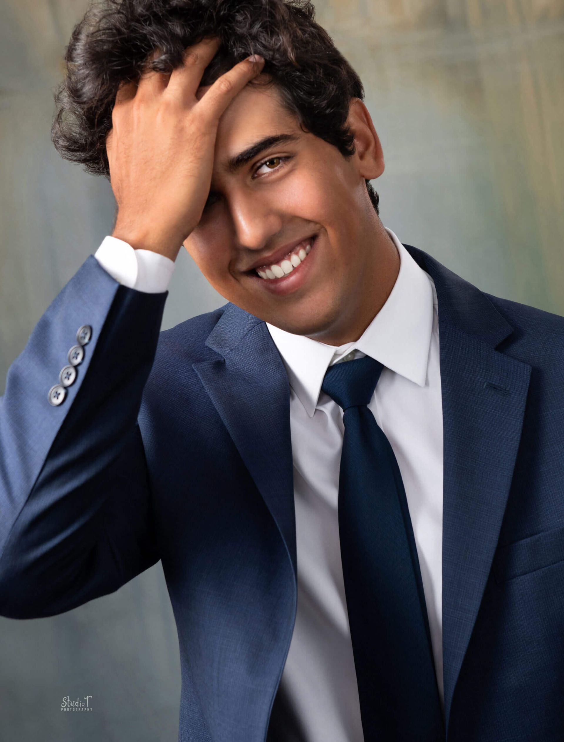 Senior Portraits – Studio T Photography